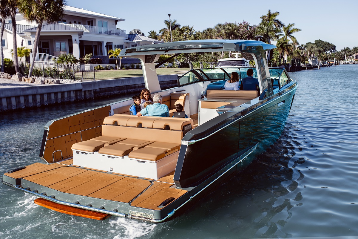Aviara AV 40 I/O - CED Yachts